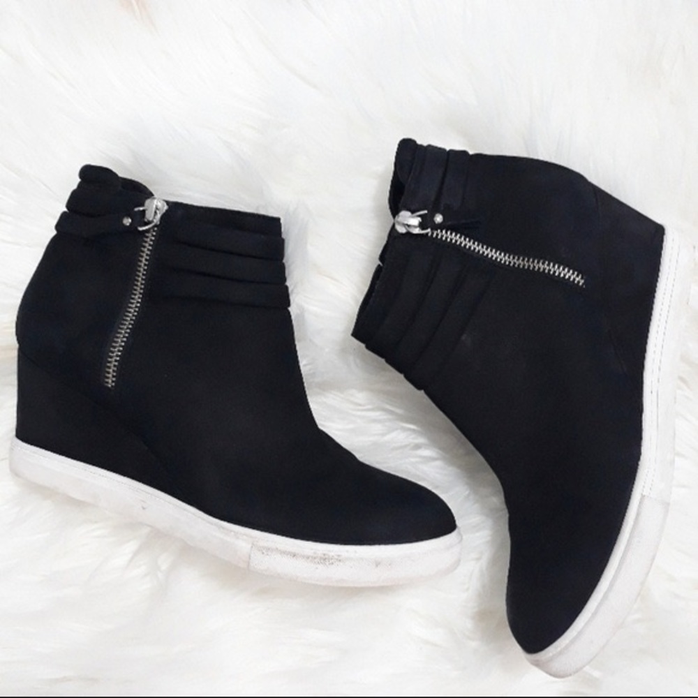 Linea Paola Black Frieda Wedge Bootie - Gem